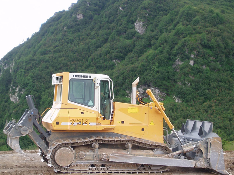 Гусеничный бульдозер Liebherr PR 734 аренда строительной техники в ...
